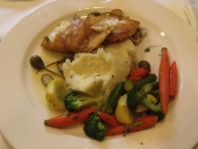 Warner Bros. Studios Commissary Fine Dining Room - Mama Likes To Cook