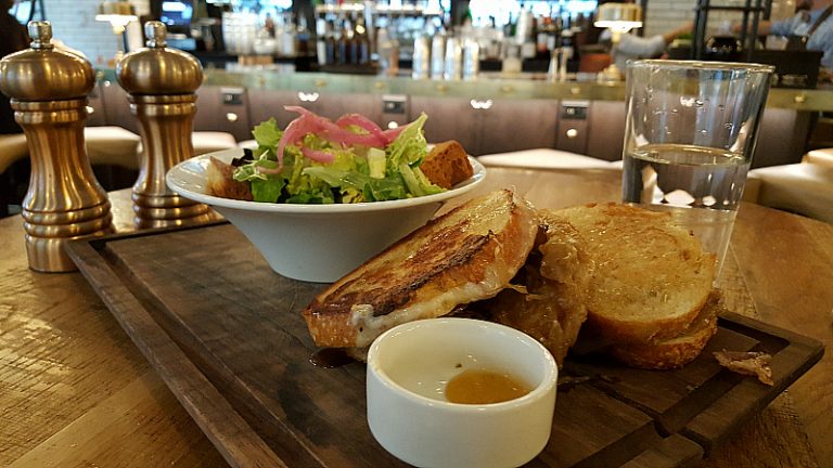 The Dearborn Chicago - Upscale Tavern - Downtown Theater District