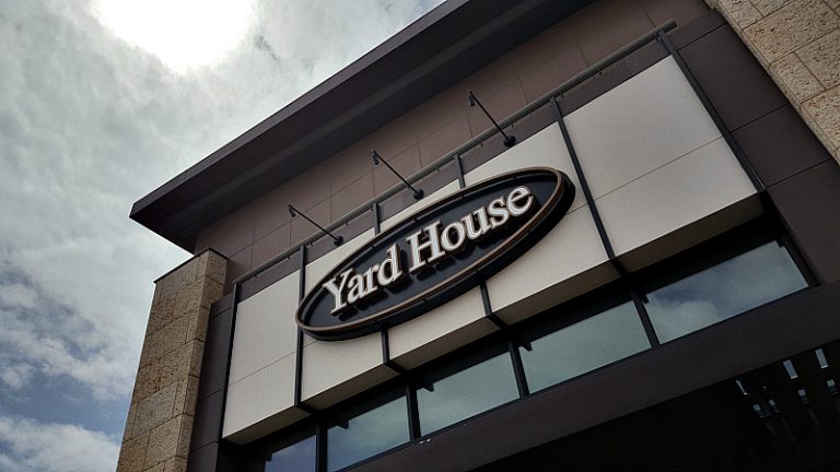 Yard House Oxnard Restaurant at The Collection River Park