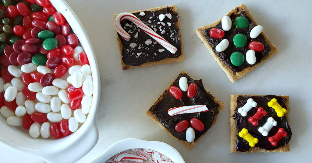 Holiday Graham Crackers - Easy No Bake Dessert - Mama Likes To Cook