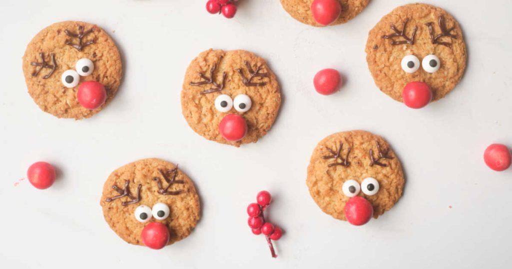 How to Decorate Reindeer Cookies for Christmas 🦌🍪 - Mama Likes To Cook