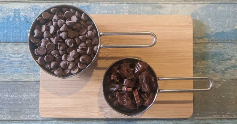 Simple Chocolate Date Clusters Recipe - Mama Likes To Cook