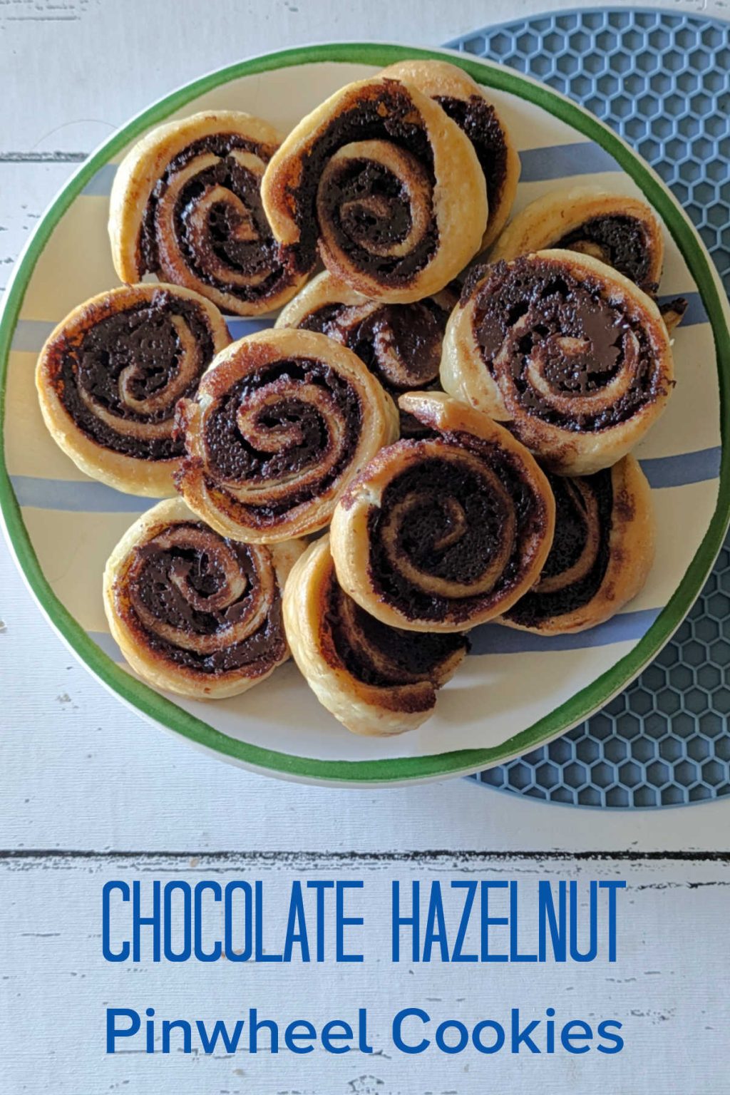 Easy Chocolate Hazelnut Pinwheel Cookies Recipe (Kid-Friendly!) - Mama ...